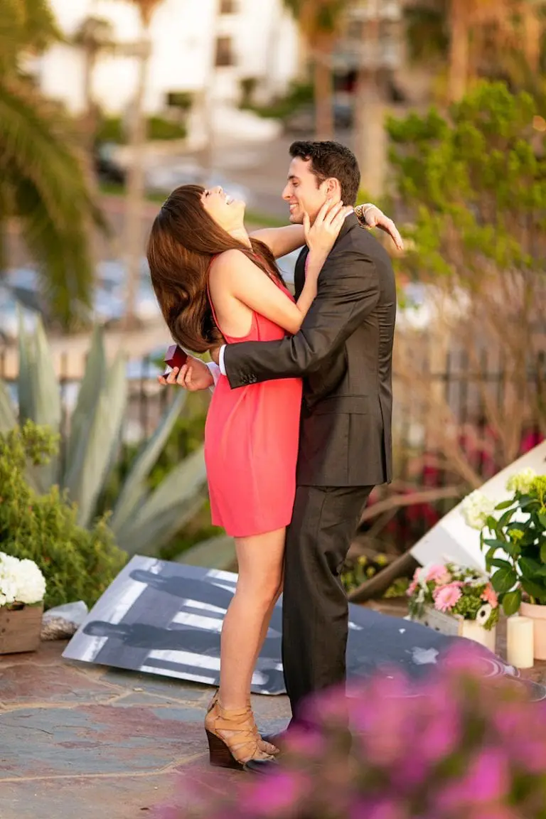 16 Romantic Proposal Photos that Capture Pure Joy